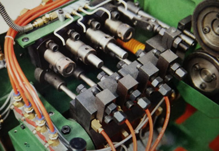 Six Station Bolt Forging Machine - Ningbo Anchors Precision Machinery ...