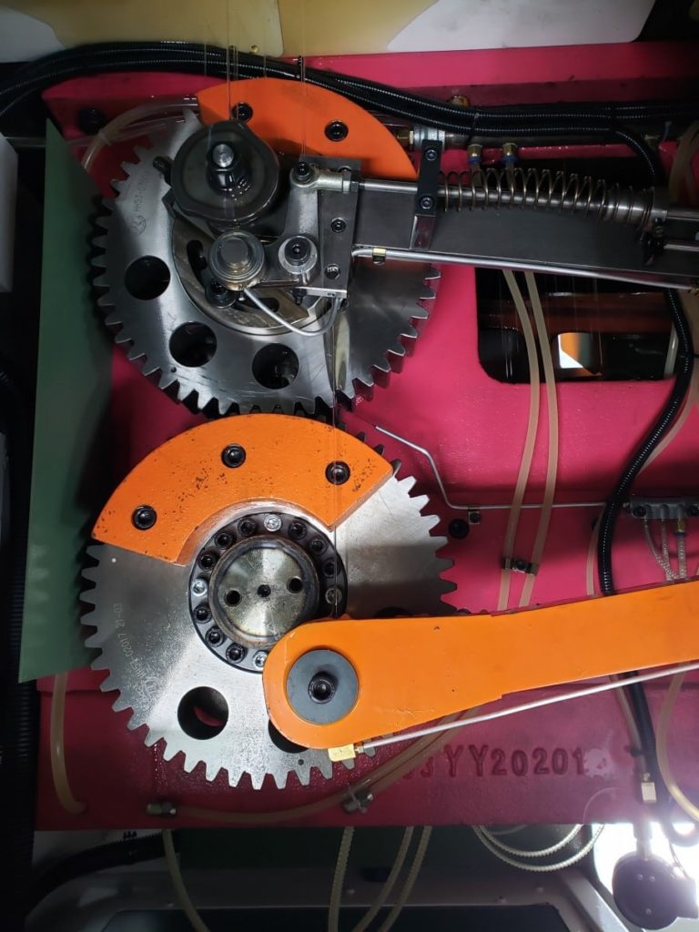 Three stations bolt forging machine - Ningbo Anchors Precision ...