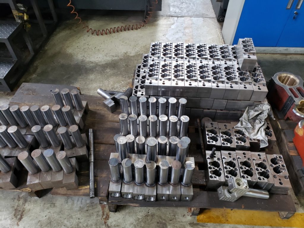 Three stations bolt forging machine - Ningbo Anchors Precision ...